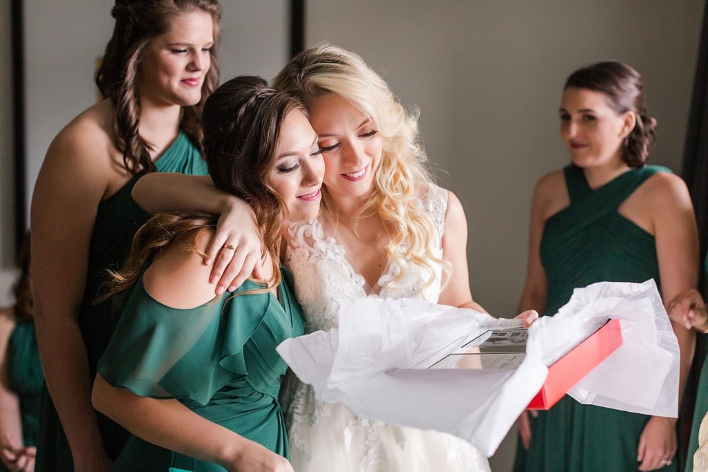 Kylie & Zack: Old Cigar Warehouse Wedding - Jennifer Stuart Photography