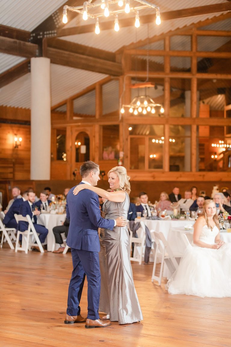 Jeter Mountain Farm Wedding | Hallie & Kyle - Jennifer Stuart Photography